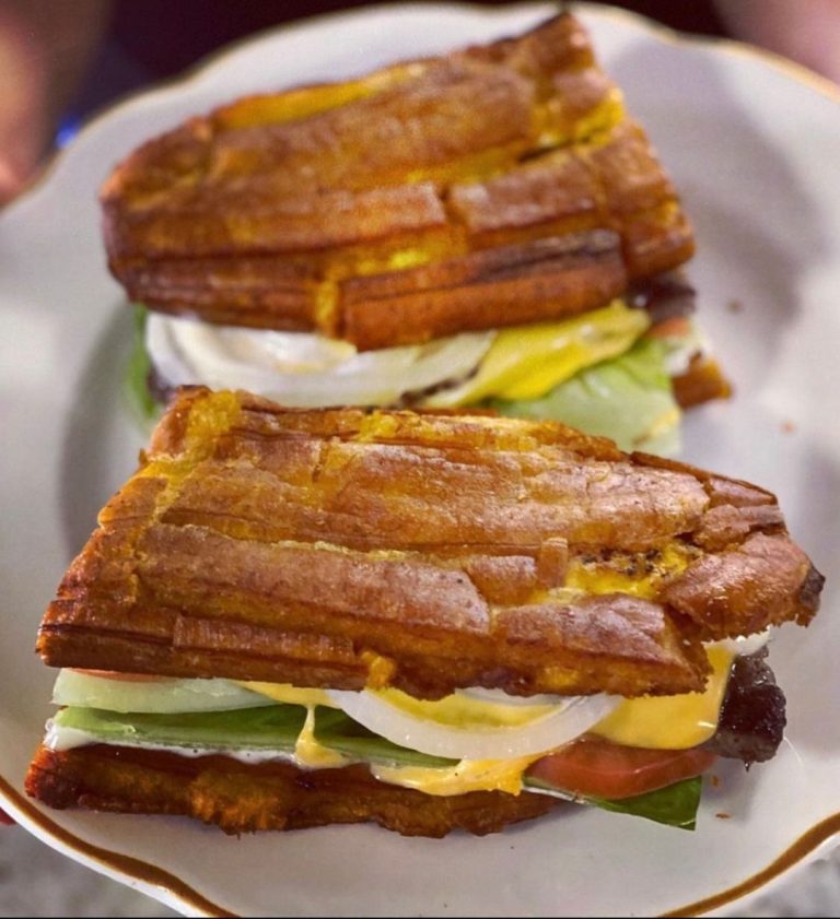 Puerto Rican Restaurant in Chicago | Cafe Central